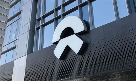 蔚来汽车logo设计与vi设计案例欣赏