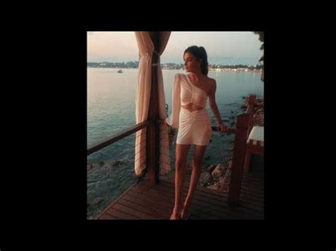 HANDE ERCEL AND HAKAN SABANCI IN LUX RESTAURANT YouTube