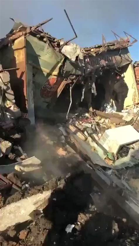 网络国赵无界 on Twitter 昨天视频报道过因71岁的南苏丹总统基尔被拍到当众尿湿裤子现国营南苏丹广播公司旗下6名员工遭到国家