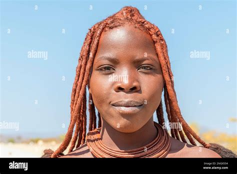 Himba Landschaft Fotos Und Bildmaterial In Hoher Auflösung Seite 2