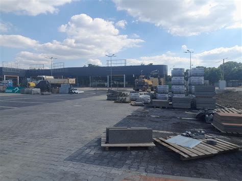 Nowy park handlowy w Sosnowcu szykuje się do otwarcia Pierwsza będzie