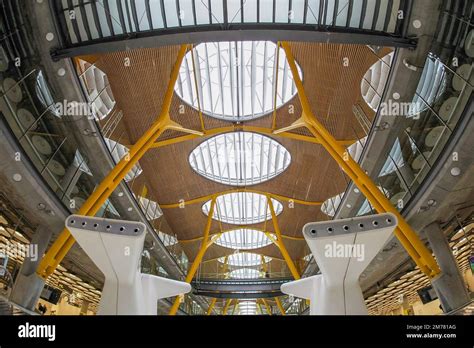Madrid Spain August 2 2021 Barajas Airport T4 Terminal Madrid