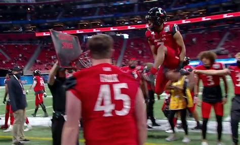 Cincinnati Db Coby Bryant Does Fitting Dunk Celebration After Int