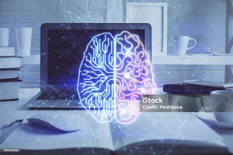 컴퓨터와 뇌 스케치 홀로그램 작업 테이블의 이중 노출 브레인 스토밍 개념 인공지능에 대한 스톡 사진 및 기타 이미지 인공지능