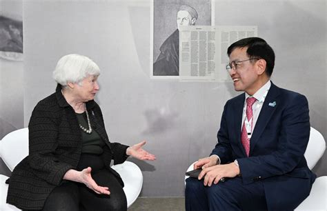 韩国副总理崔相穆会见耶伦 MK