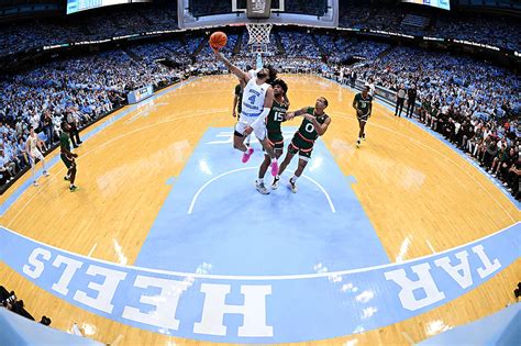 Rj Daviss 42 Point Run Carries North Carolina Record Win Over Mi