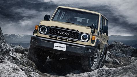Toyota Headlight Bulb Replacements For Night Visibility