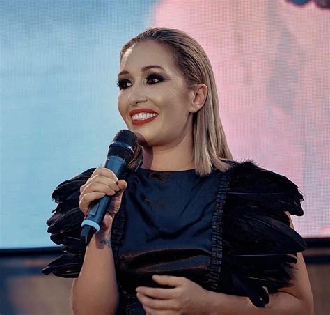 Monalisa Munteanu Femeia Din Scaunul Rulant Care și A Dat Bacalaureatul Cu Copilul în Brațe