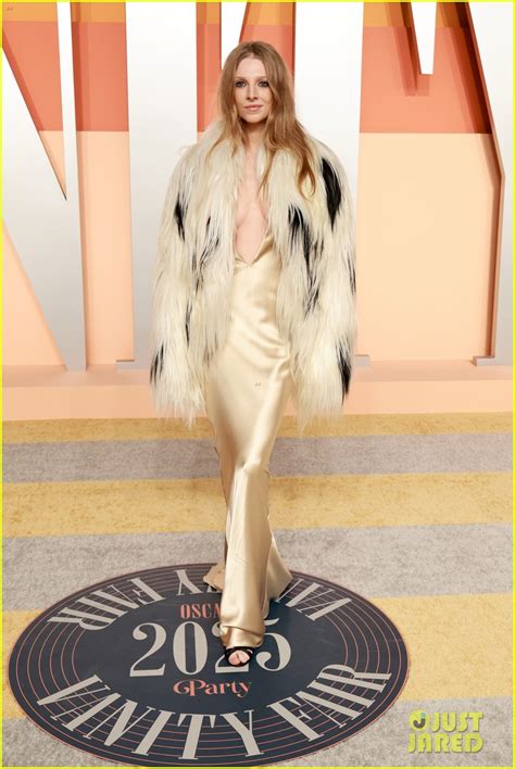Hunter Schafer Is Golden Goddess At Vanity Fair Oscars Party 2025