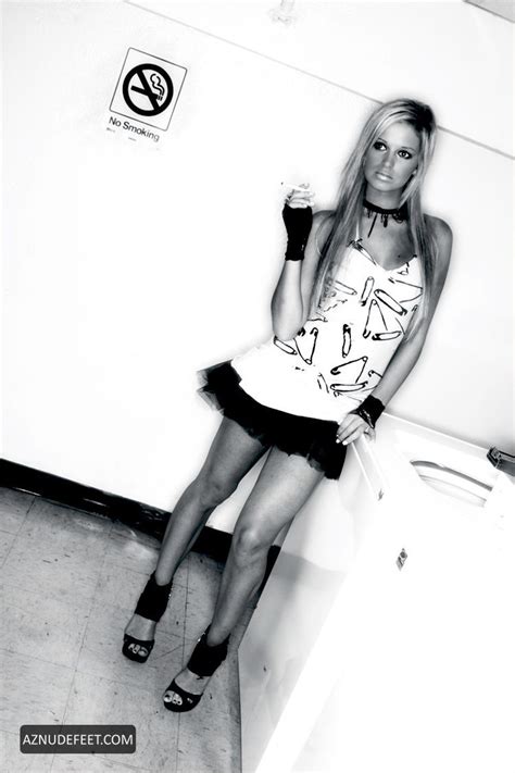 Katy Marie Johnson Feet Aznudefeet