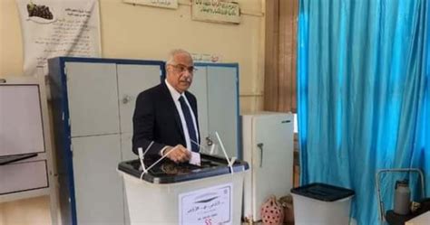 جمال علام رئيس اتحاد الكرة يدلي بصوته فى الانتخابات الرئاسية اليوم السابع
