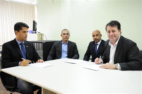 MPES firma TAC Prefeitura de Vitória para nomeação de aprovados em