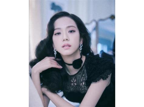 Blackpinks Jisoo Reacts To Taylor Swift Dancing To Pink Venom Gma