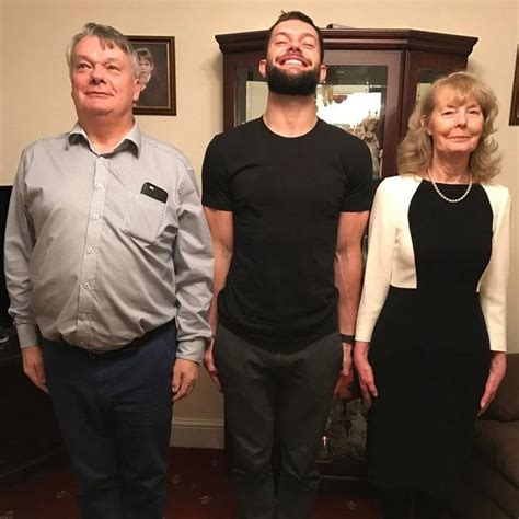 Wwe Superstar Finn Bálor Fergal Devitt Doing The Finn Freeze With