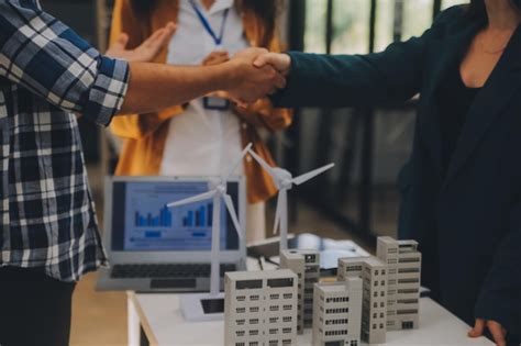 Premium Photo Electrical Engineer With Businessman Discussing New