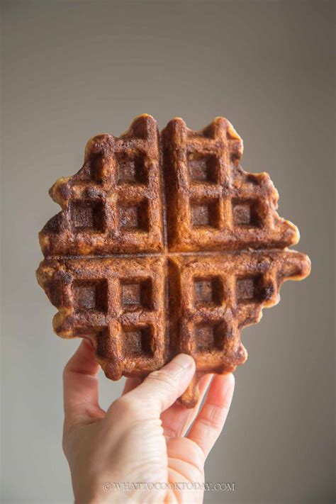 Greek Yogurt Granola Waffles