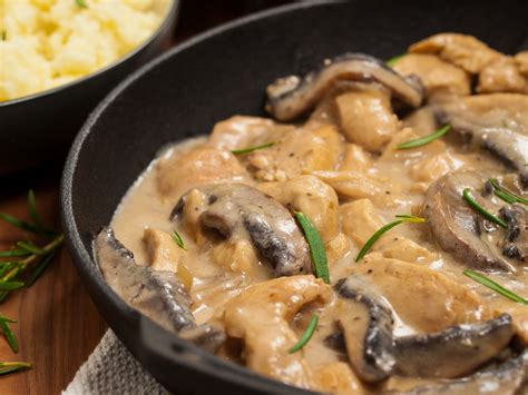 Chicken With Creamy Mushroom Leek Ragout The Produce Box