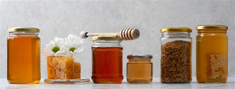 꿀 배경입니다 빗에 달콤한 꿀 테이블에 유리 항아리와 꿀 벌집에 꿀의 다양한 배너 0명에 대한 스톡 사진 및 기타 이미지 0명 꽃가루 꿀 Istock