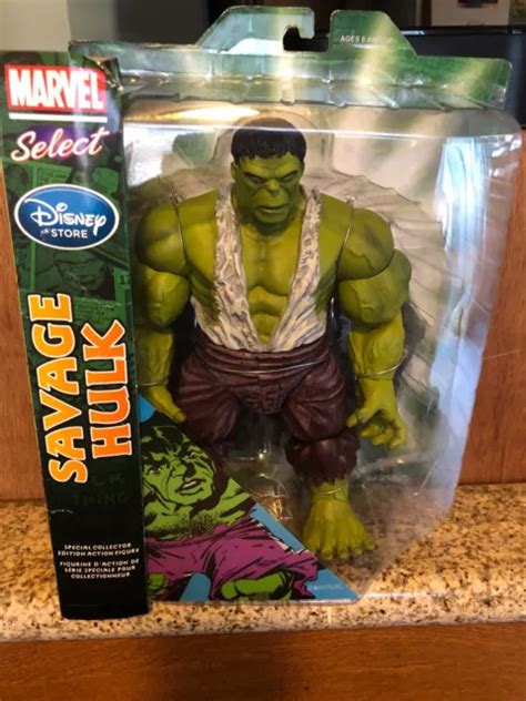Diamond Select Toys Marvel Select Savage Hulk Action Figure £4692