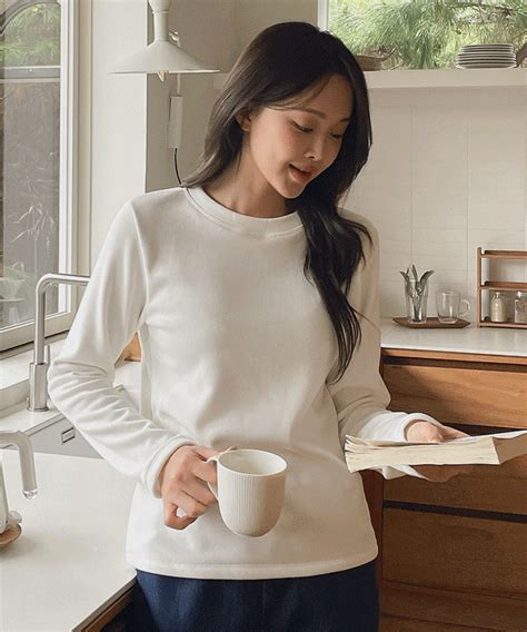 따온온도업 밍크 라운드 긴팔티 에이블리