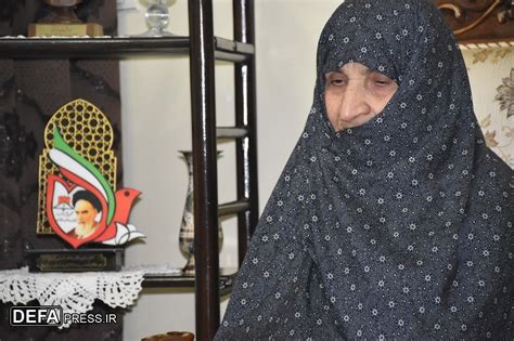 تصاویر دیدار فرمانده سپاه روح‌الله استان مرکزی با خانواده شهید سیاوش