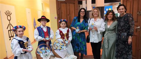 Miejskie obchody Dnia Edukacji Narodowej w Rumi w SP nr fotorelacja Szkoła Podstawowa Nr