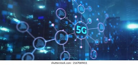 5g 네트워크 디지털 홀로그램 시내 배경에 스톡 일러스트 2167069411 Shutterstock