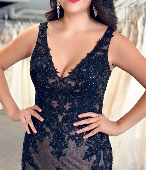 V Neck Tulle Trumpet Long Wedding Dress With Applique Xuewuba Dress