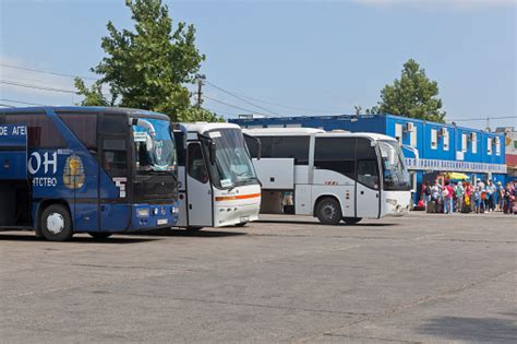 크리미아의 포트에 주차장에서 하나의 티켓에 따라 승객의 대기실에서 객차에 대한 스톡 사진 및 기타 이미지 객차 관광 관광객 Istock