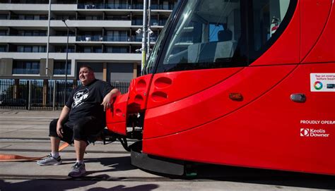 Aussie Strongman Makes Light Work Of Newcastles