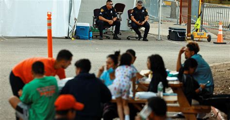 Texas Sheriff Opens Probe Into Migrant Flights To Marthas Vineyard