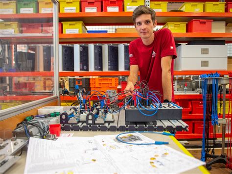 Unsere WorldSkills Lehrlinge Das Handwerk Hinter Den Anlagen VOL AT
