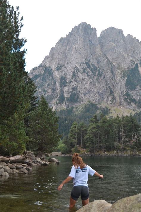 What To Wear On A Hiking Date Aesthetic Cute Hiking Outfits For