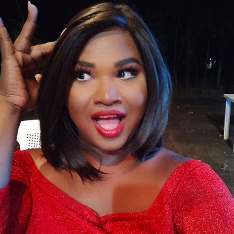 Perla Reminntthon Maquillaje Uñas Cabello perla reminntthon Threads Say more