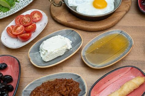 Premium Photo Breakfast Table