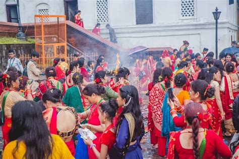 Hindu Women Offer Prayers At The Pashupatinath Temple During Teej