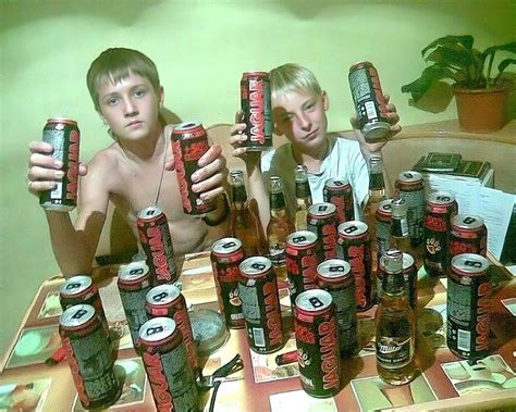 Создать мем "пьет энергетик, школьник с ягой, энергетик алкогольный ...