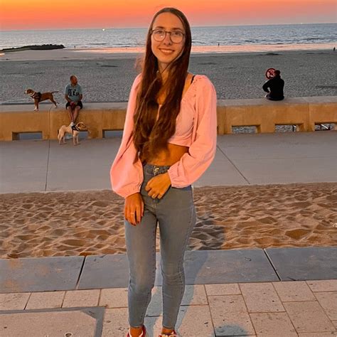 Amandine Feron Commercial Action Linkedin