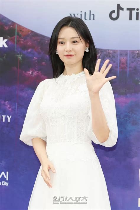 Kim Ji Won Dan Jeon Do Yeon Dalam Pembicaraan Bintangi Drama The Price