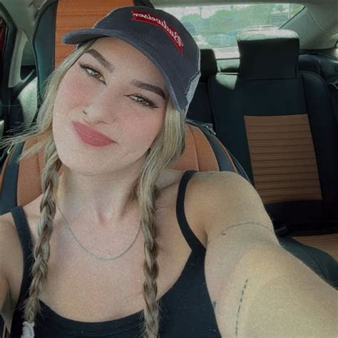 Elyse ̈ Elysearthur01 • Threads Say More