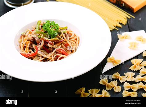 Black pepper beef noodle Stock Photo - Alamy