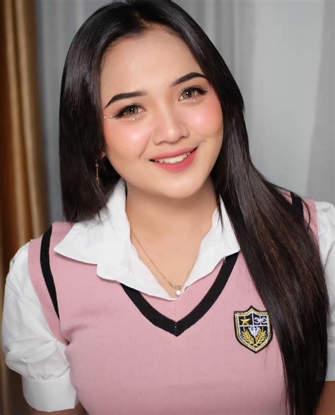 Biodata dan Siapa DJ Tanti Erina Lengkap Agama, Umur, Pacar dan IG | BULATIN