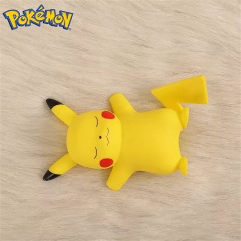 Figura Luminosa Pikachu Dormido Extendido Pokemon 9cm Meses Sin