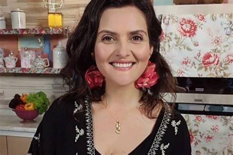 ¡imparable Connie Achurra Será Modelo De Trajes De Baño — Fmdos