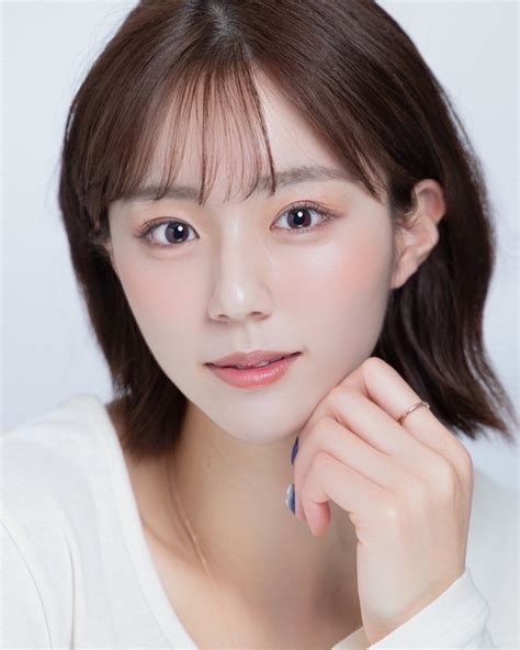 井手 美希（いでみき） 今日撮影してもらったデータがお気に入り🎞️♥️ リボンたくさんのお洋服がすごく女の子っぽくてかわいい⋆𝜗𝜚