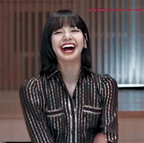 Ghim Của Blackpinks Trên Ppeu Ppeu Lisa Thời Trang Thiết Kế Thời Trang