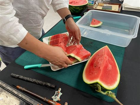 여름 맞이 수박파티🍉 팔로워 여러분 안녕하세요 서우회입니다😆 서우회 연세대학교 서예동아리