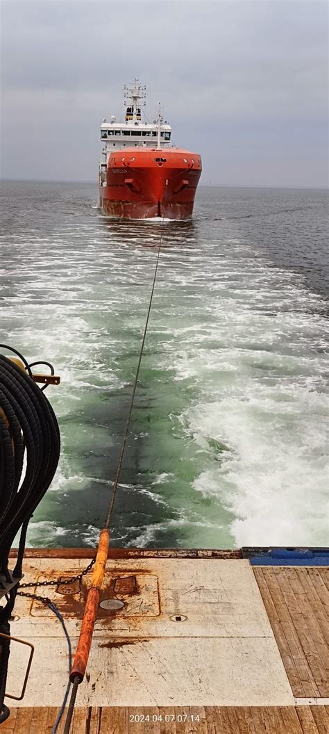 Tomasz Borowski On Linkedin Shoalbuster Fairplay 37 In Acction Smooth Towage Of Tanker In