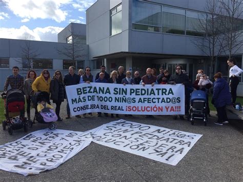 Vecinos Se Concentran De Nuevo Por La Falta De Pediatra En El Centro De