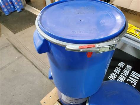 5 Gallon Bucket Of Synthetic Grease 1 Online Auctions Llc